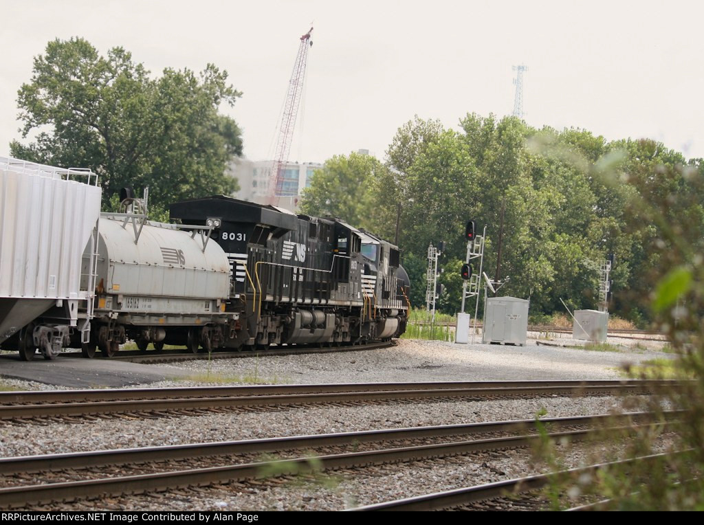 NS 6732 and 8031 pushing mid-train